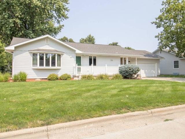 2031 12th St, Rock Valley, IA 51247