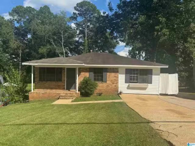 2031 30TH AVE N, HUEYTOWN, AL 35023