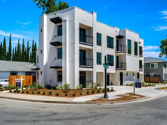 2031 30th St, Sacramento, CA 95817