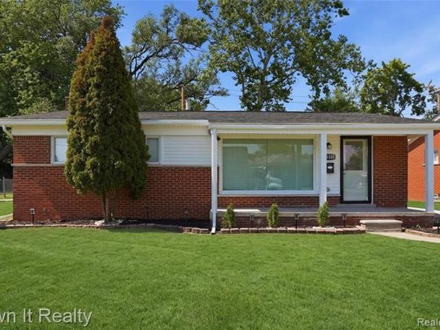 20320 Whitlock Dr, Dearborn Heights, MI 48127