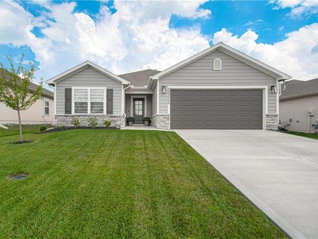 20322 W 193rd Ln, Spring Hill, KS 66083