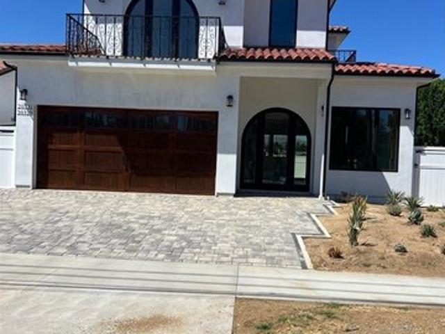 20329 Stagg St, Winnetka, CA 91306