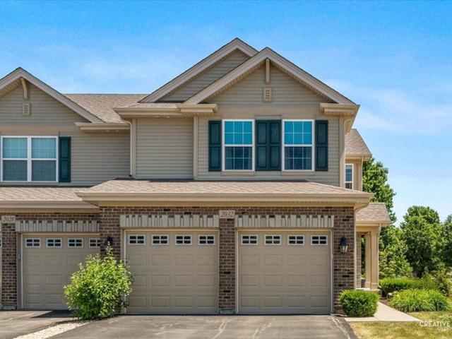 2032 Canyon Creek Dr, Aurora, IL 60503