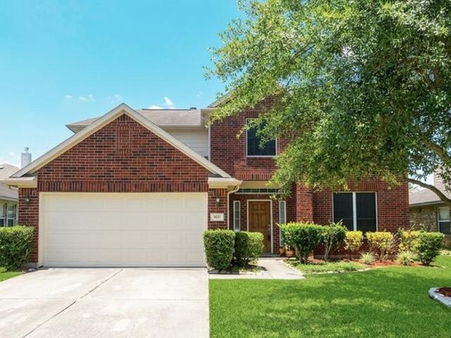 2032 Creek Shore Ln, Pearland, TX 77581