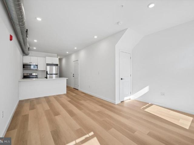 2032 E Lehigh Avenue # UNIT 2