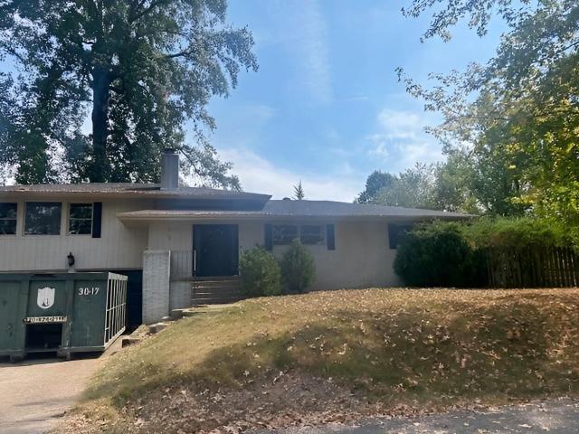 2032 Lakeshore Drive