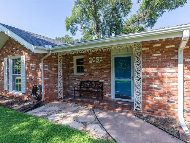 2032 Regent Drive