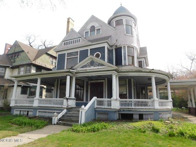 2032 Robinwood Ave, Toledo, OH 43620