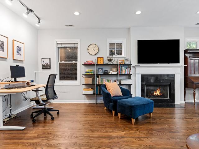 2032 W Farragut Avenue # 2
