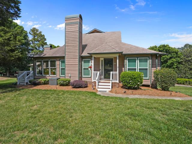 2032 Willow Hill Lane