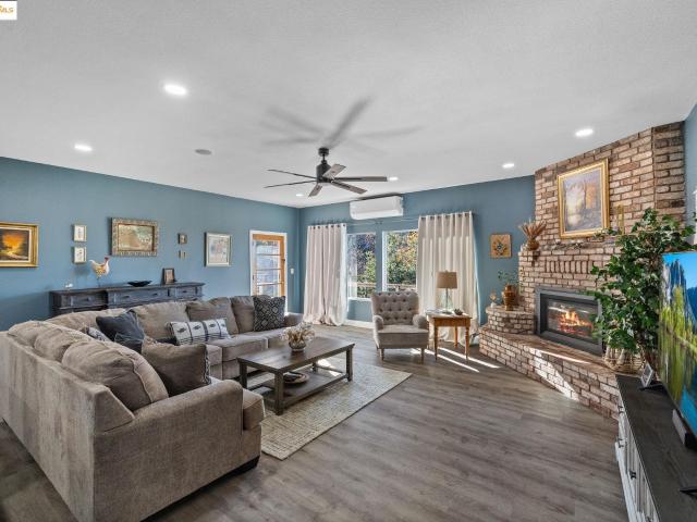 20330 Westview Dr