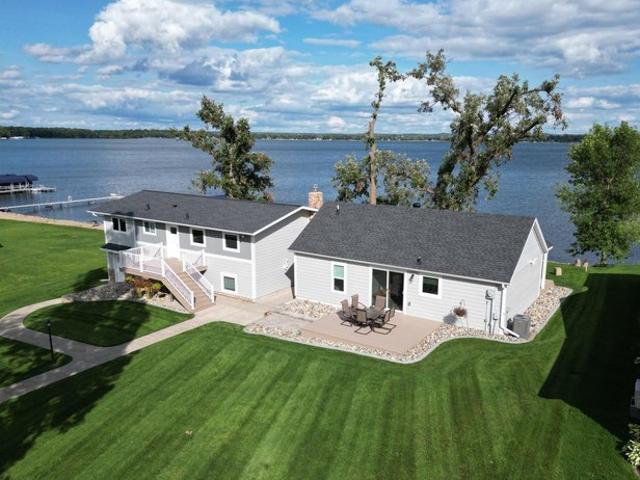 20337 Oakland Beach Rd, Detroit Lakes, MN 56501