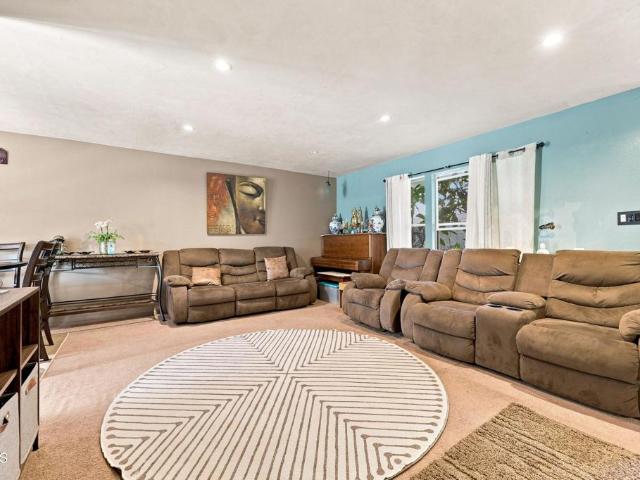 2033 Miramar Walk