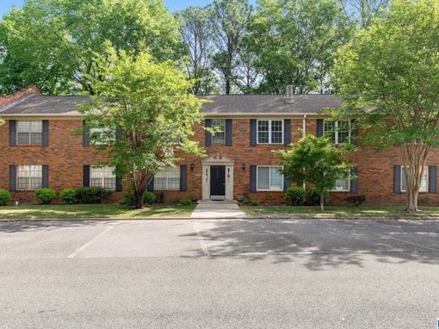 2033 Montreat Pkwy Apt D, Vestavia Hills, AL 35216