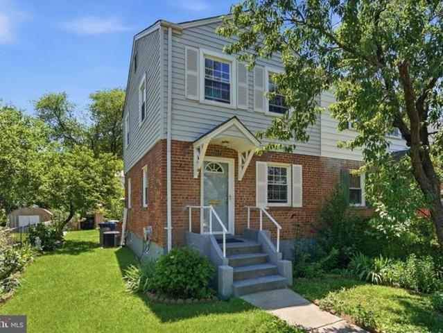 2033 Arlington Ter, Alexandria, VA 22303