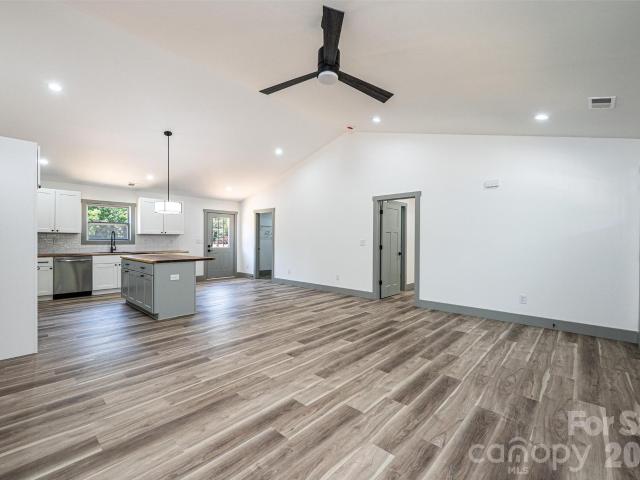 2033 Bailey Drive