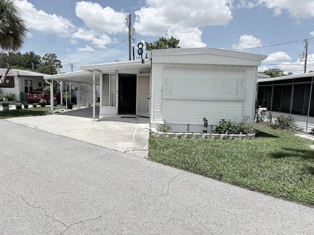 2033 Champion St, Sarasota, FL 34231