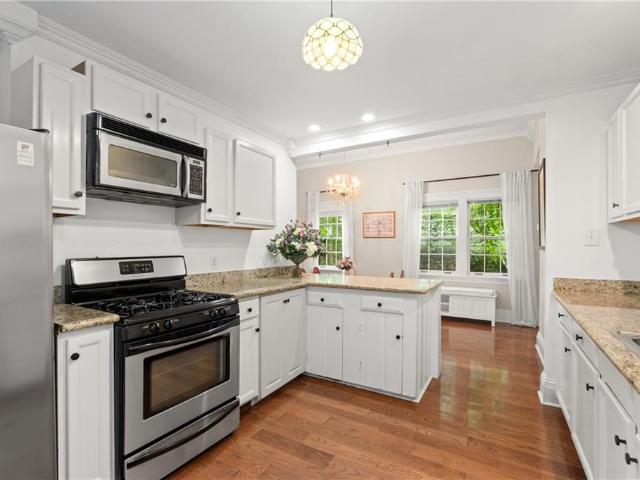 2033 Coliseum Street # 2