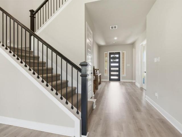 2033 Longspur Drive
