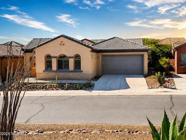 2033 W Acacia Bluffs Dr, Green Valley, AZ 85622