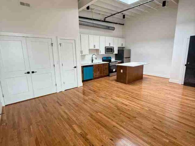 2033 W Broad St 1 Bedroom Apartment for Rent at 2033 W Broad St, Richmond, VA 23220 The Fan