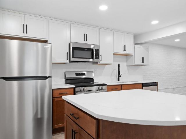 2033 W Broad St 1 Bedroom Apartment for Rent at 2033 W Broad St, Richmond, VA 23220 The Fan