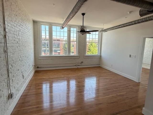 2033 W Broad St 2 Bedroom Apartment for Rent at 2033 W Broad St, Richmond, VA 23220 The Fan