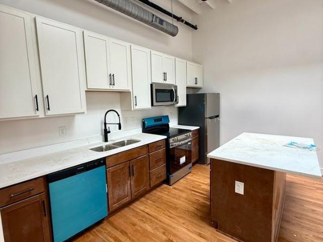 2033 W Broad St 2 Bedroom Apartment for Rent at 2033 W Broad St, Richmond, VA 23220 The Fan