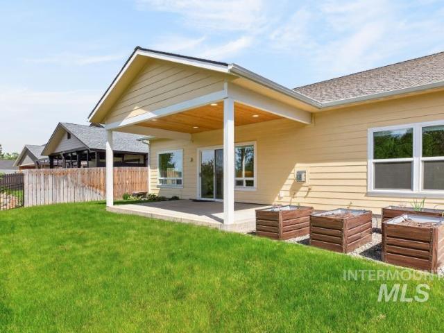 2033 Westview Dr