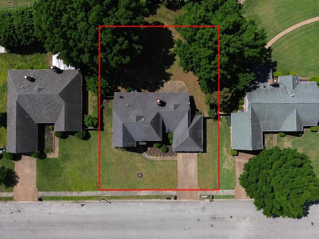 2033 westbriar dr
