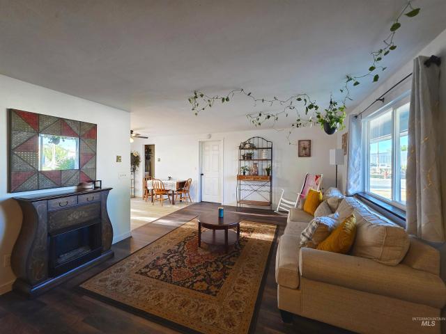 203 1st Ave W