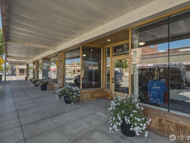 203 2nd Avenue S