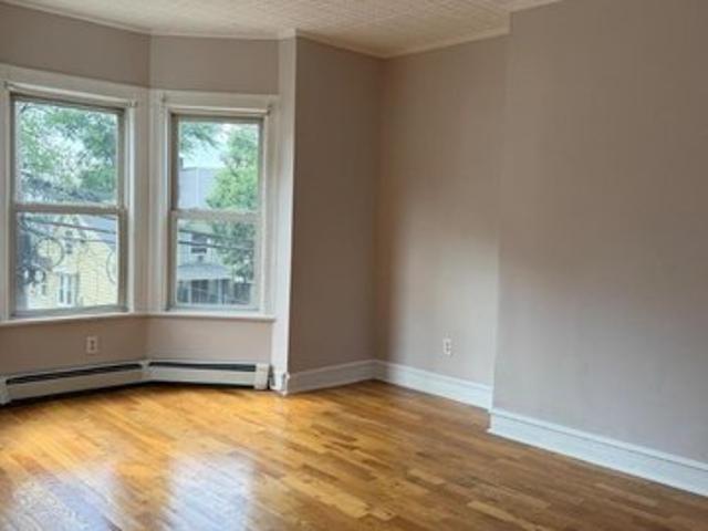 203 2nd St, Newark, NJ 07107