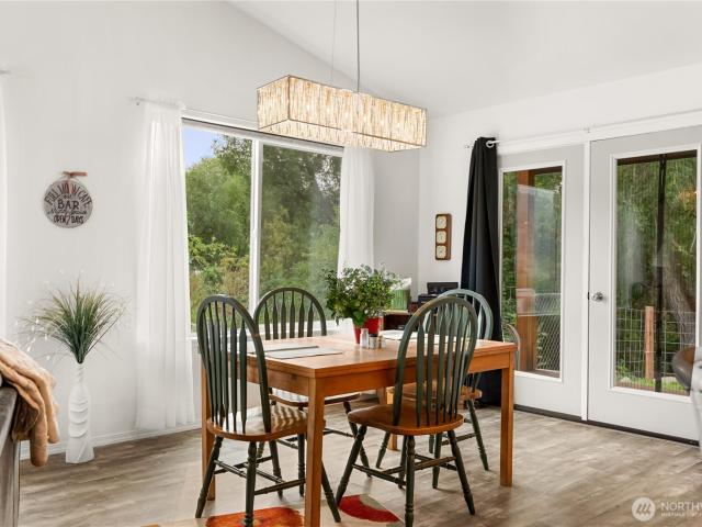 203 2nd St