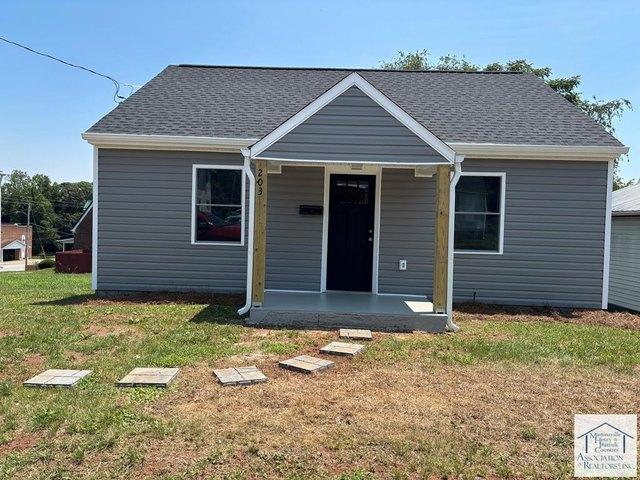 203 4th St, Martinsville, VA 24112