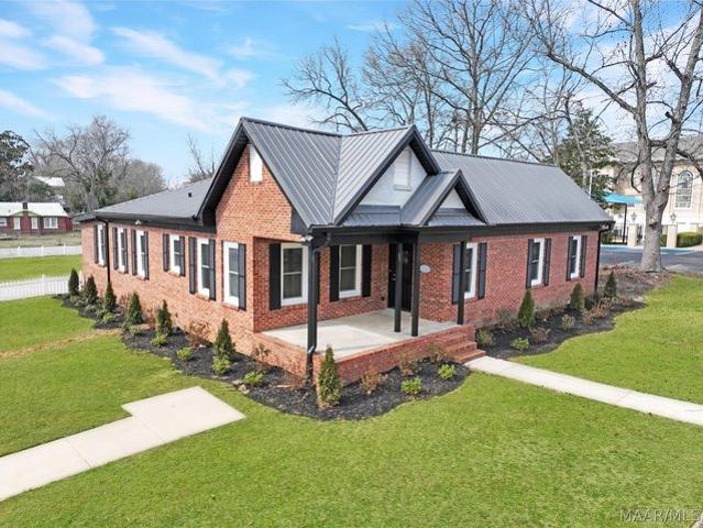 203 8th St, Clanton, AL 35045