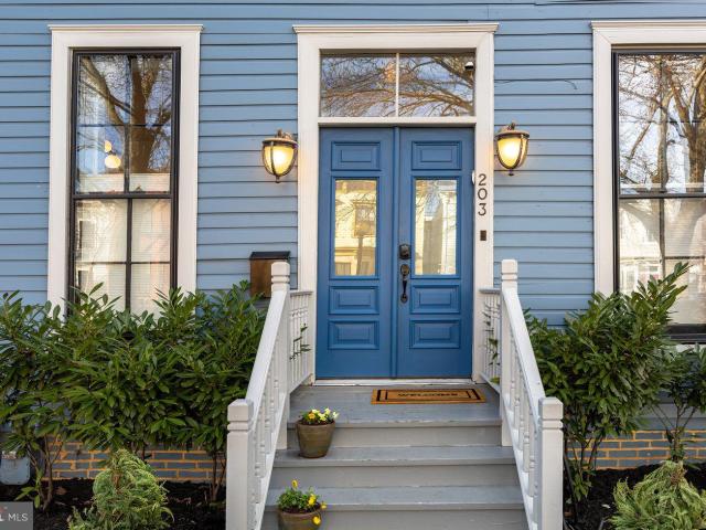 203 9th St SE, Washington, DC 20003 | MLS #DCDC2255 | Compass