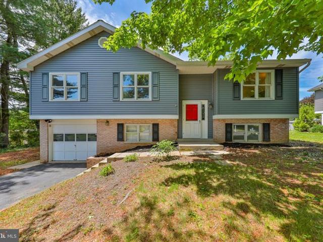 203 Cathy Ann Dr, Reading, PA 19606
