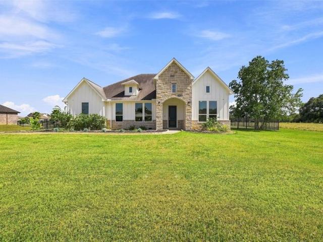 203 Cavalry Trail Dr, Rosharon, TX 77583
