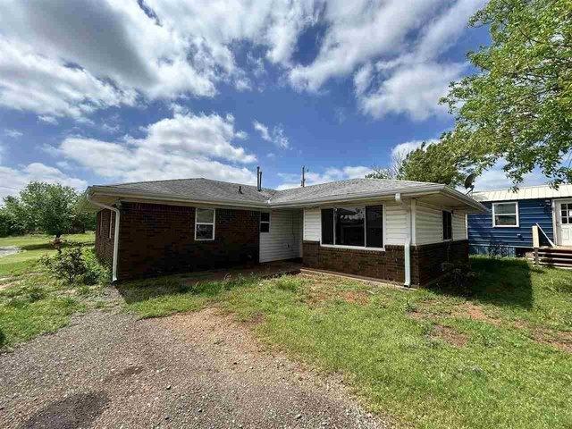203 Carpenter Pl, Carney, OK 74832
