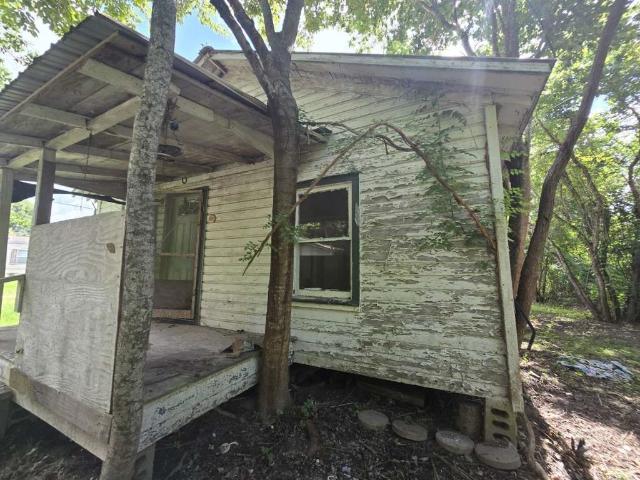 203 Cedar Circle