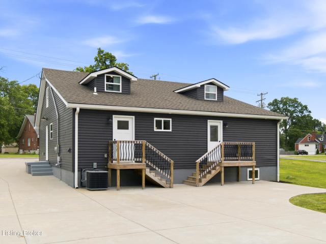 203 Abbott St