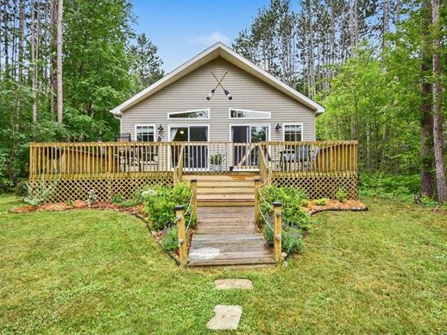 203 Acorn Rd, Roscommon, MI 48653