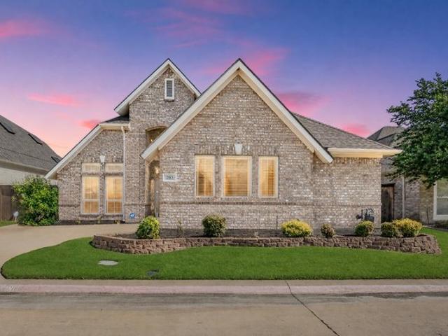 203 Arbor Park Dr, Euless, TX 76039