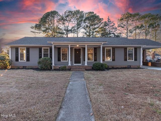 203 Avalon Ln, Greenville, NC 27858