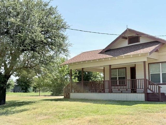 203 Avenue C, Gustine, TX 76455