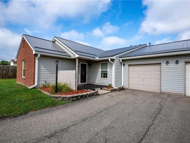 203 Brookstone Ct, Butler, PA 16001