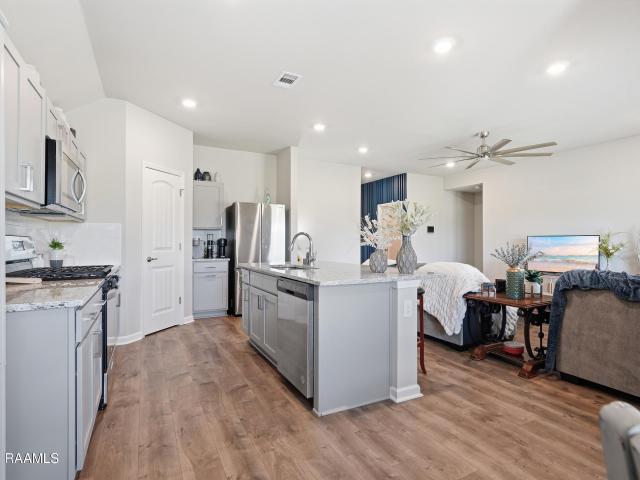 203 Broussard Hl Dr, Broussard, LA 70518 | MLS #RA2600003 | Compass