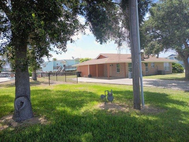 203 Gary Barnum Dr Unit 203, Rockport, TX 78382