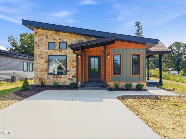 203 Granite Dr, Sevierville, TN 37876